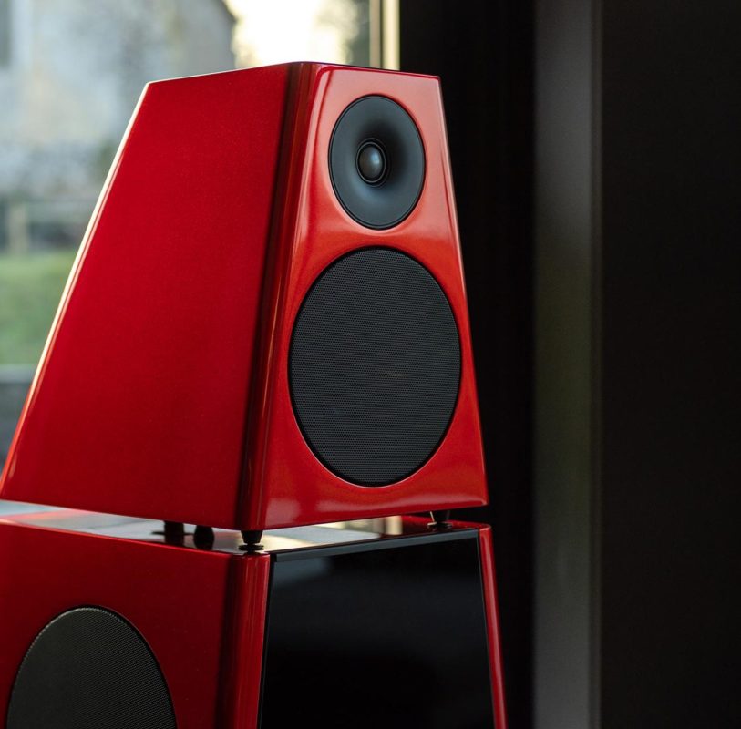Meridian Loudspeaker - FLAGSHIP (DSP8000 XE)